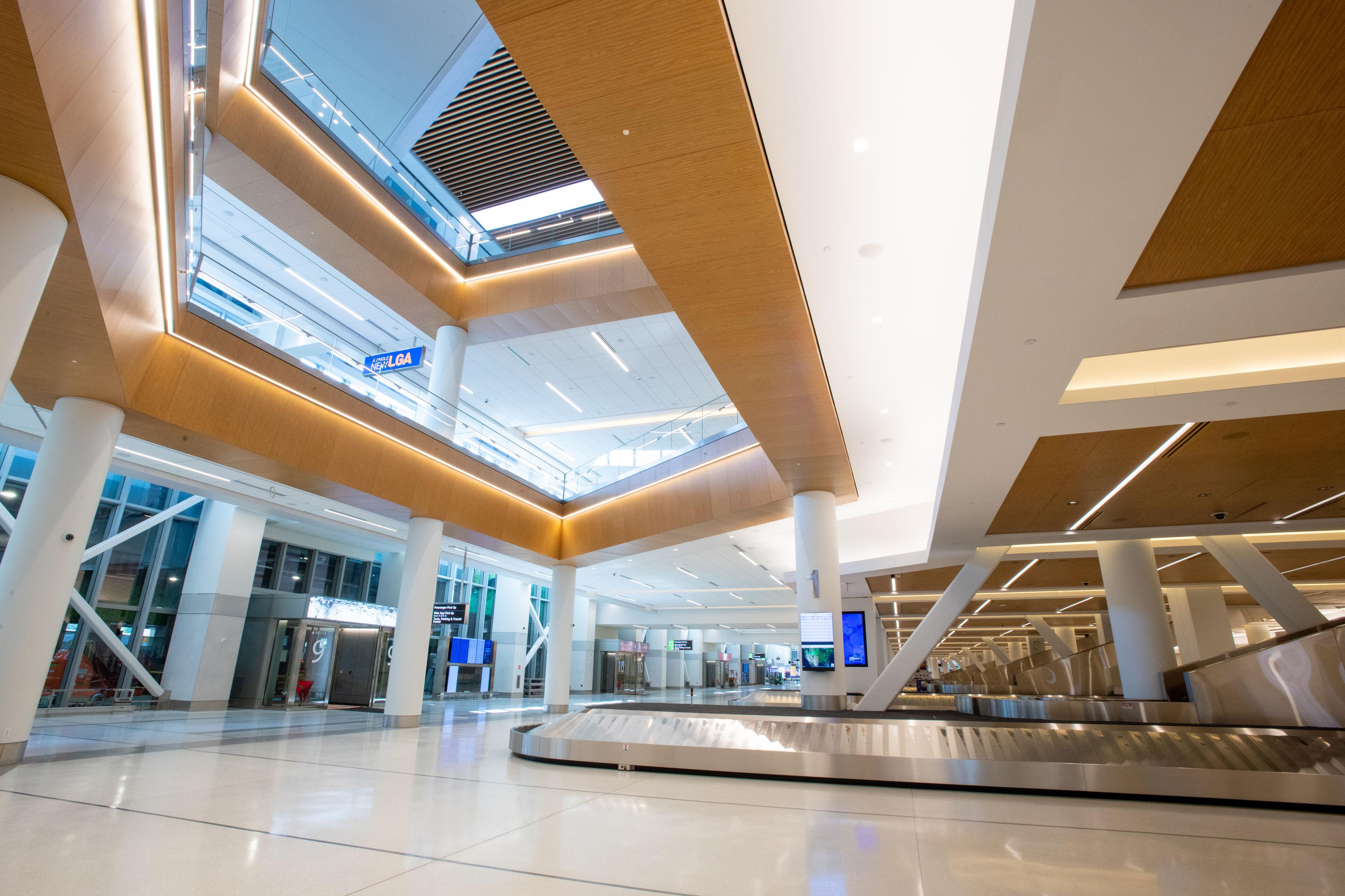 Delta fait sensation lors de l'inauguration des infrastructures du ...
